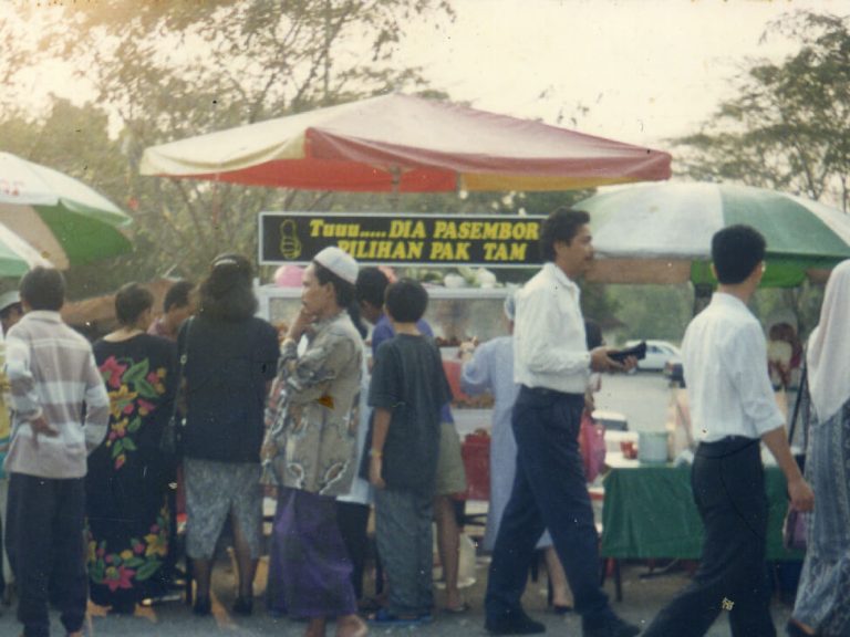 Kisah Tuuu Dia Pak Tam, Kedai Rojak Bawah Pokok Yang Kini Miliki 9 ...